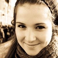 Anna Bajnok – Medium