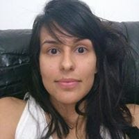 Amanda Fernandes – Medium