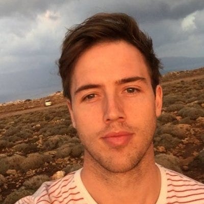 Elias Neumann – Medium
