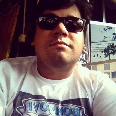 Sr. Lopes 💀 – Medium