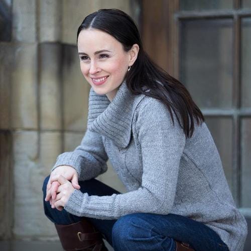 Elizabeth Lance – Medium