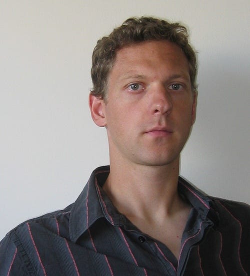 Phil Ayres – Medium