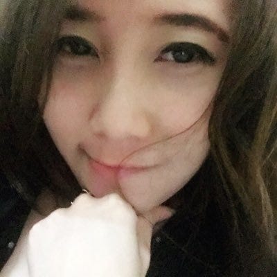 Yenny Prathivi – Medium