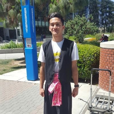 Angel Jaúregui – Medium