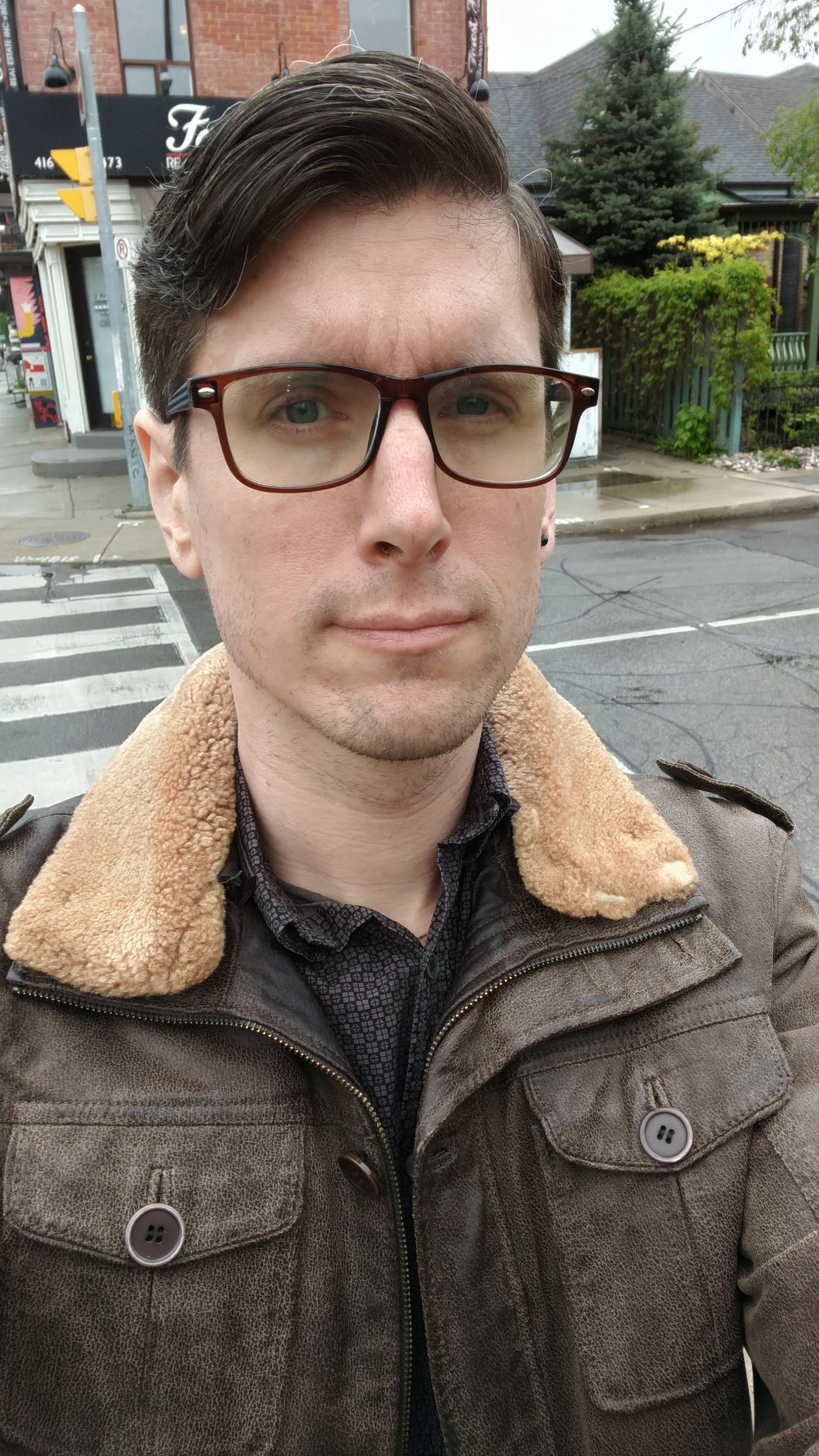 Robert DeCaire – Medium