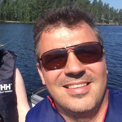 Nicolas Fischer – Medium