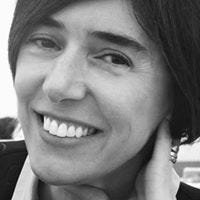 Valéria Midena – Medium