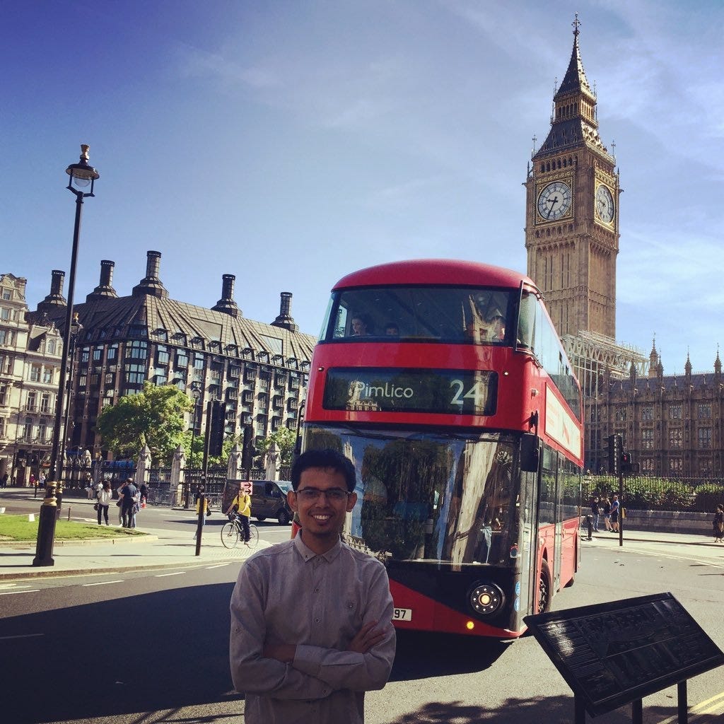 Ari Bowo – Medium