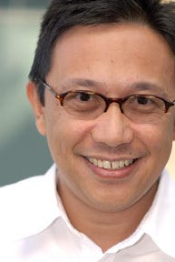 Eric Manlunas – Medium