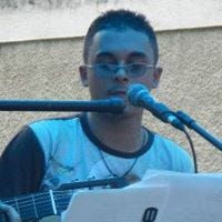 Erick Machado – Medium