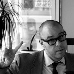 Lucas Warren – Medium