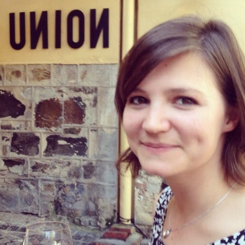 Kayleigh Davel – Medium