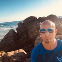 Alex Valenzuela – Medium