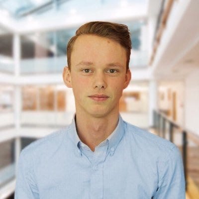 luc smits van oyen – Medium