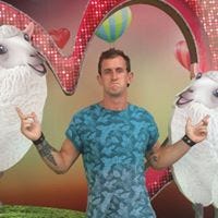Tom Shopland – Medium