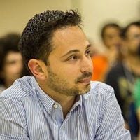 Carlos Mello Jr. – Medium
