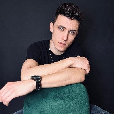 Eldred Ullrich – Medium