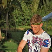 Michaël Mlnm Ringelstein – Medium