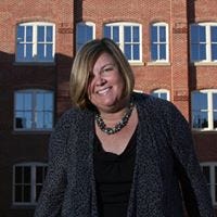 Victoria Clarke – Medium