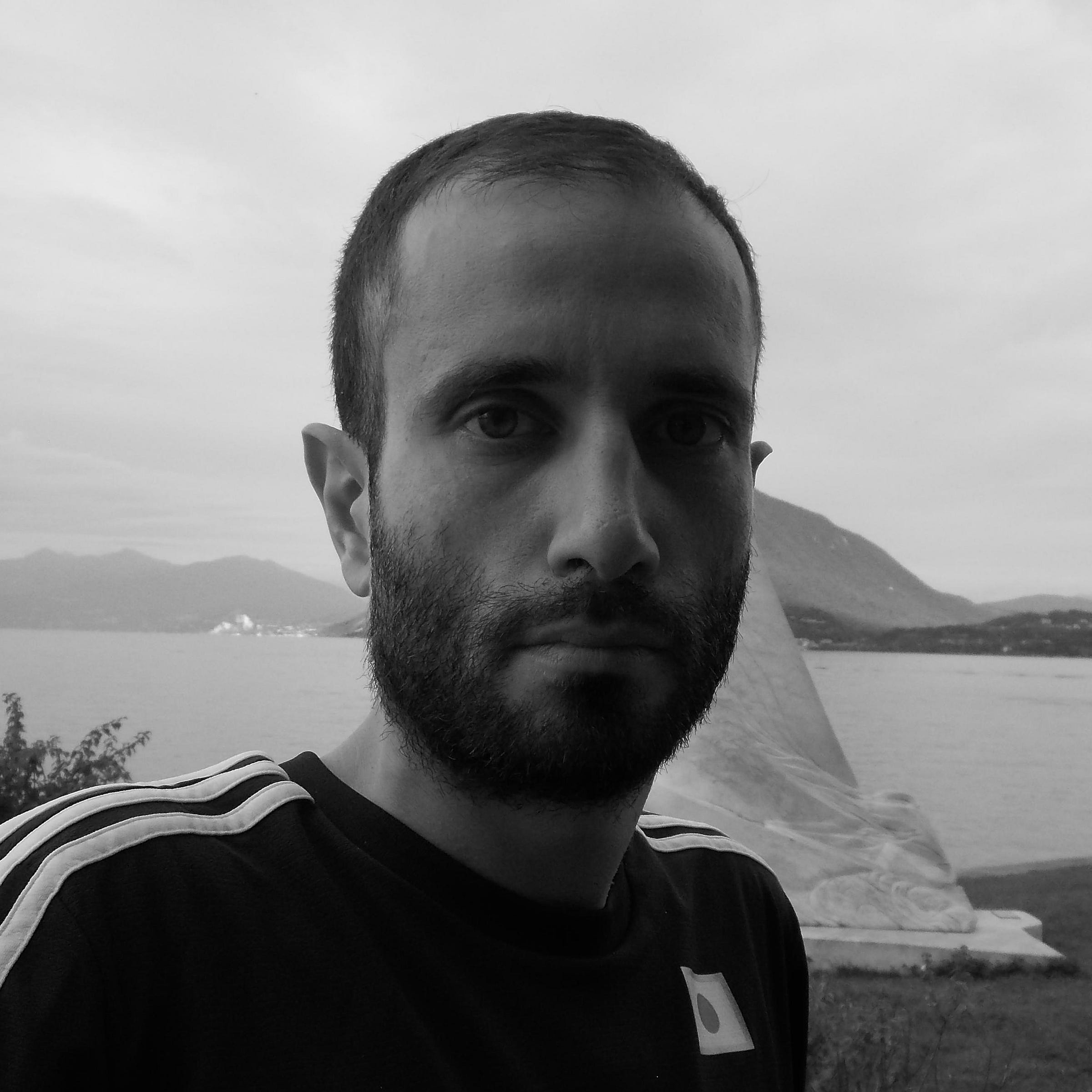 Angelo Mora – Medium