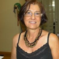 Ana Maria Gomes Corrêa – Medium