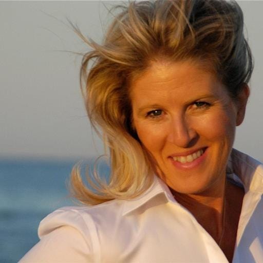 Caroline Longanecker – Medium