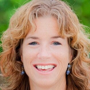 Dawn Veselka – Medium