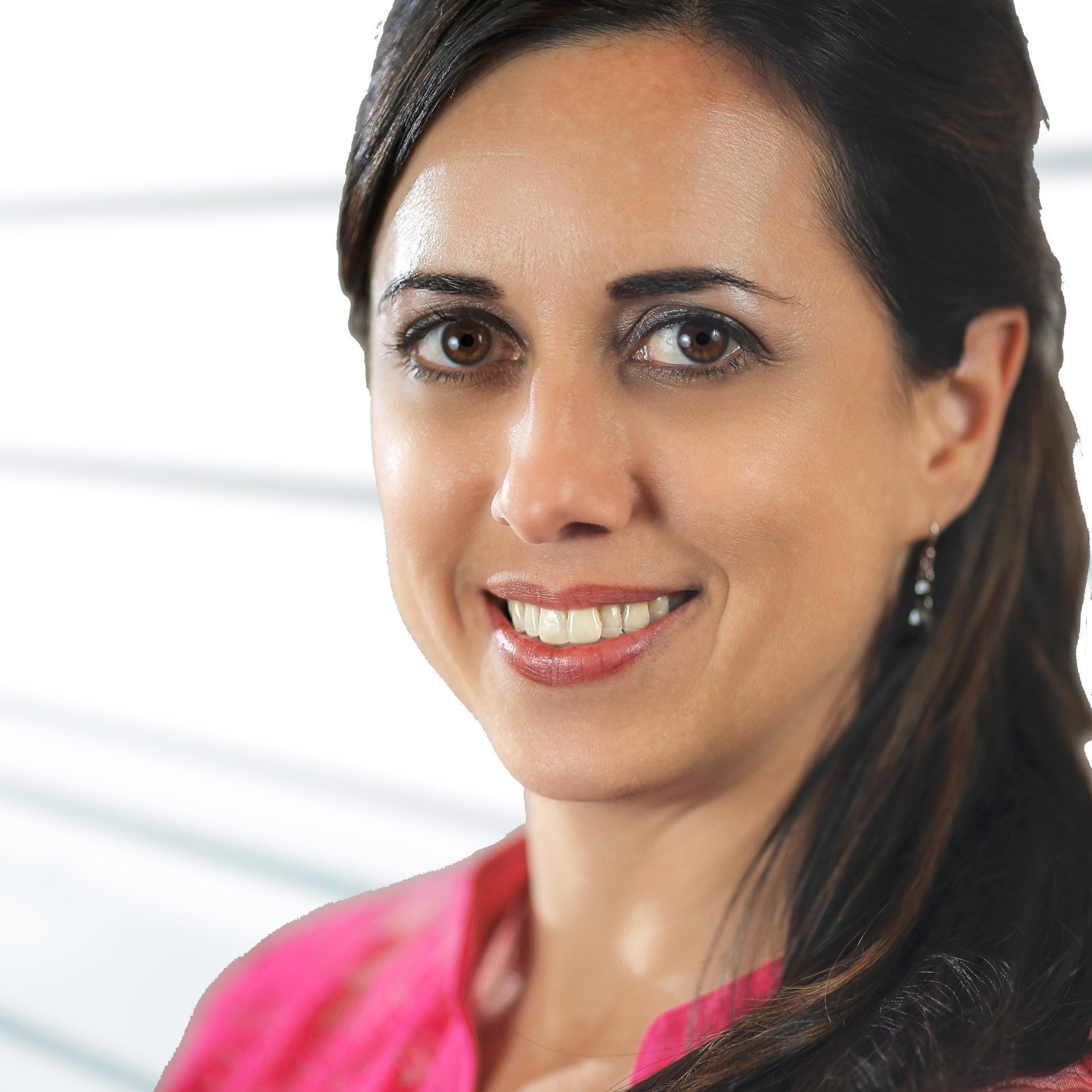 Shay Moser – Medium