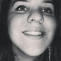 Débora Pereira de Almeida – Medium