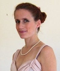 Ellie Lock – Medium