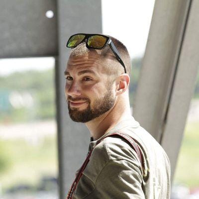 Alex Healey – Medium