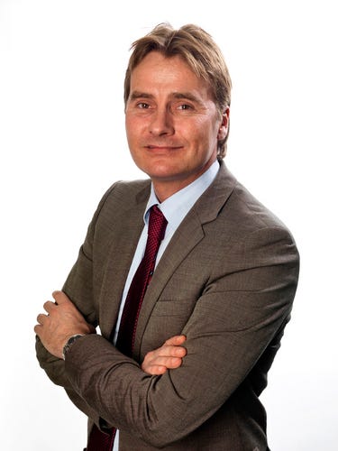 Pieter Smit – Medium