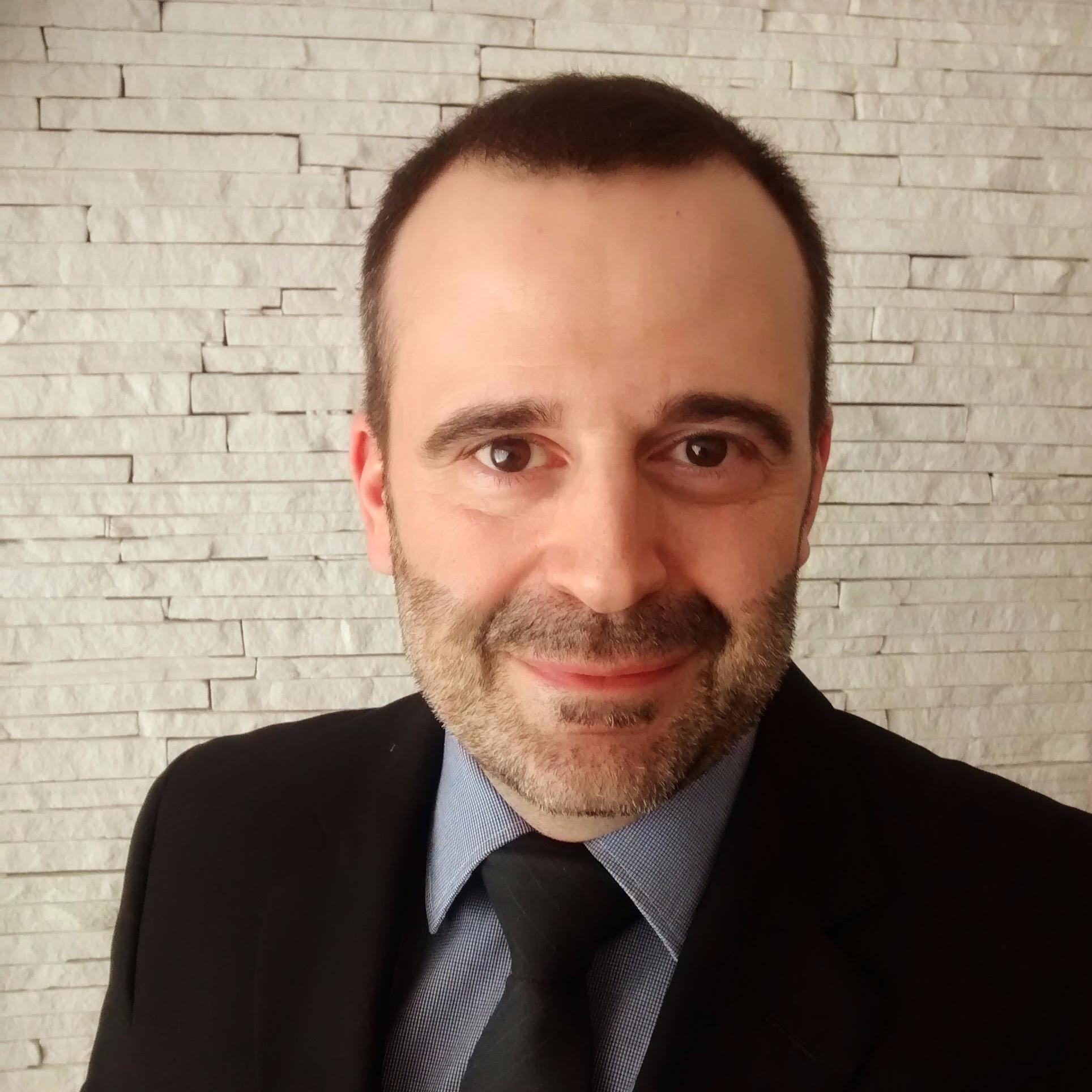 Ramon Tenreiro – Medium
