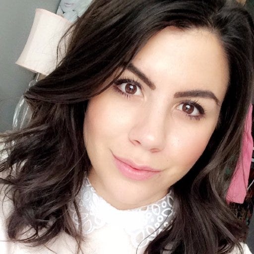 Ainsley Smith – Medium