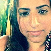 Ligia Gomide – Medium