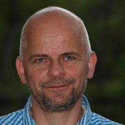 Thomas Holm Helgesen – Medium