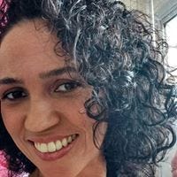 Alessandra Vieira – Medium