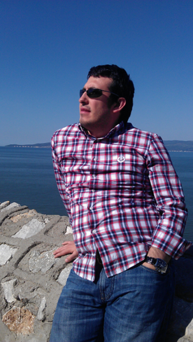 engin hazar – Medium