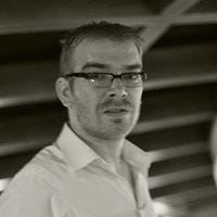 Dragos Rosca – Medium