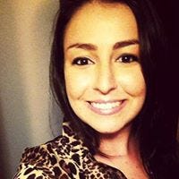 Caroline Sanches – Medium