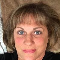 Lynn Strand – Medium