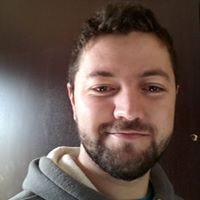 Éverton Oliveira – Medium