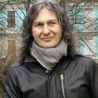 Luca Tavoni – Medium