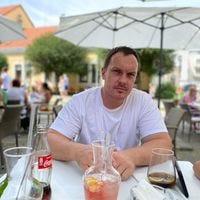 Lukas Bartos – Medium