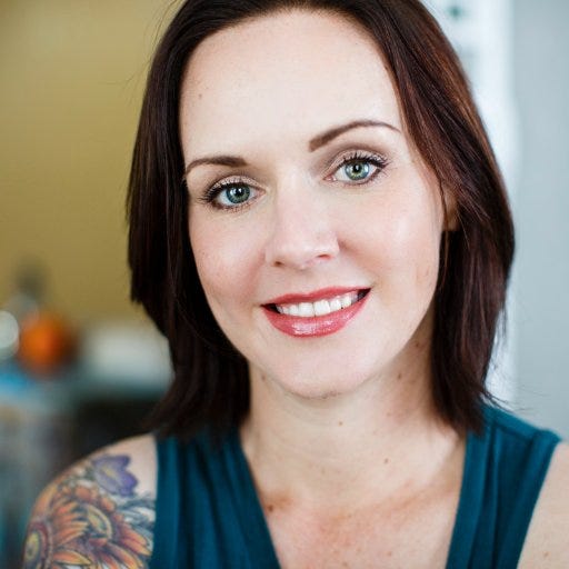 Kara Gomez – Medium