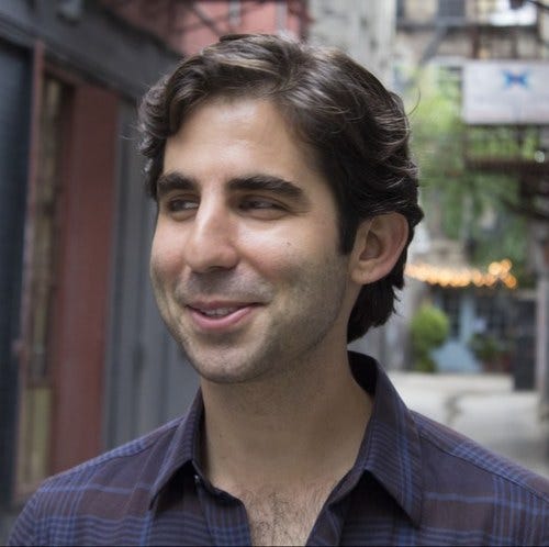 Alex Elias – Medium