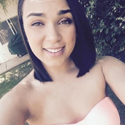 Alexandra Keyes – Medium