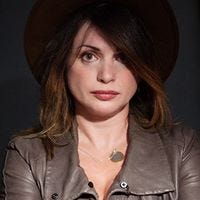 About – Ann Isabelle – Medium