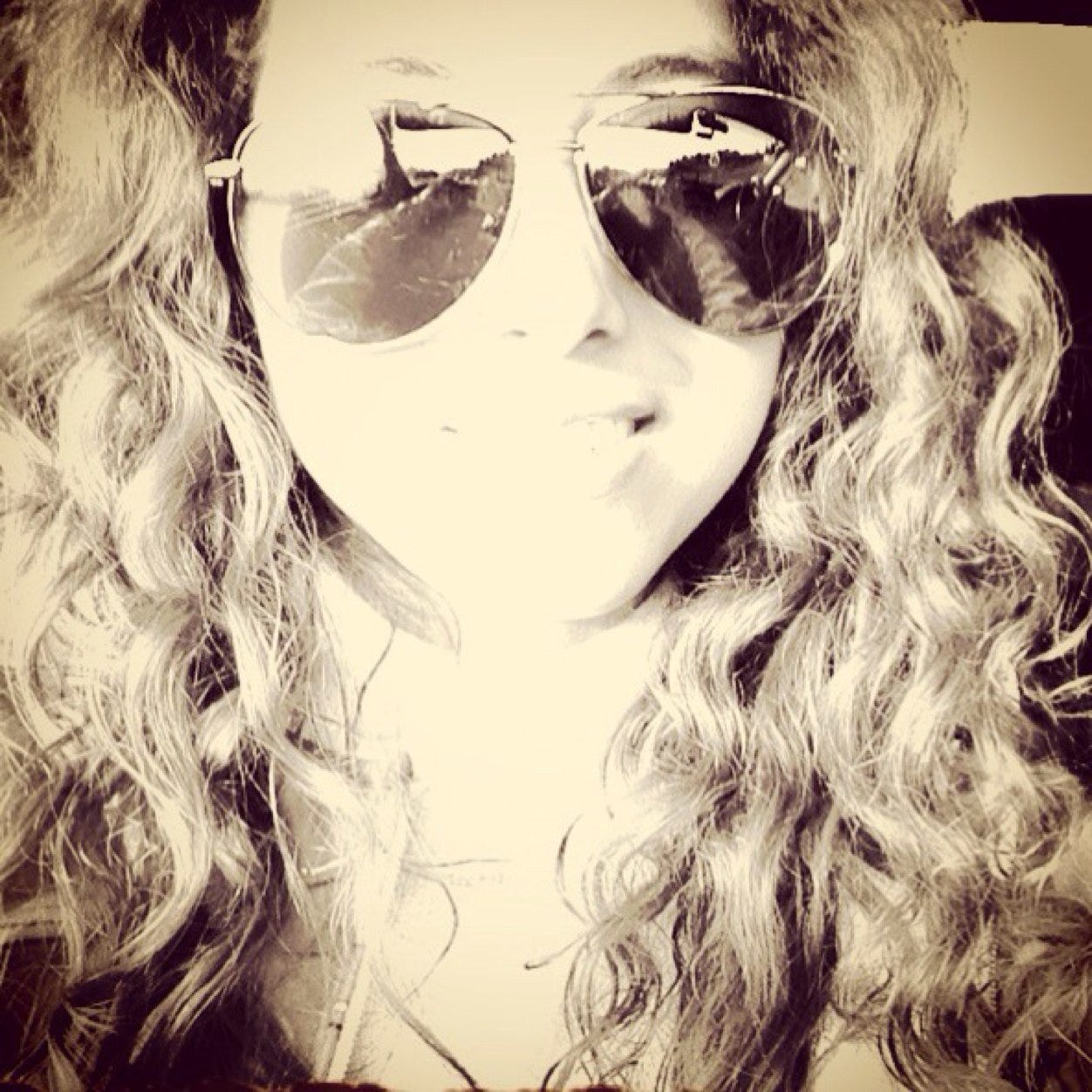 Anum Qudsia – Medium