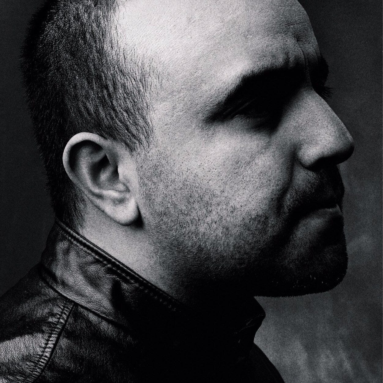 Victor Velázquez – Medium